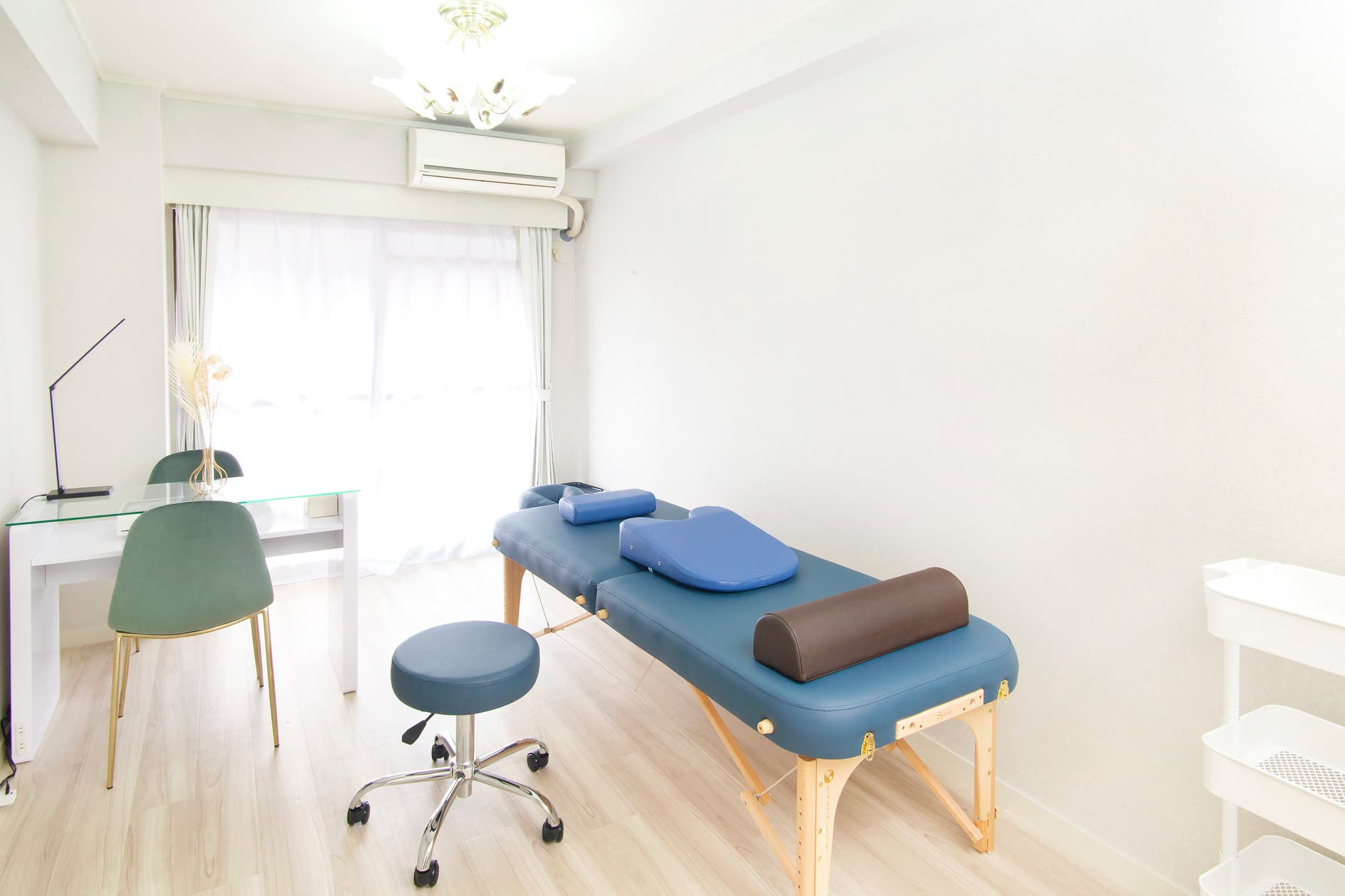 【目黒駅徒歩2分】【完全個室型レンタルサロン】エステ・整体・ネイル最適/即予約可能/備品無料/見学歓迎/固定光の写真6