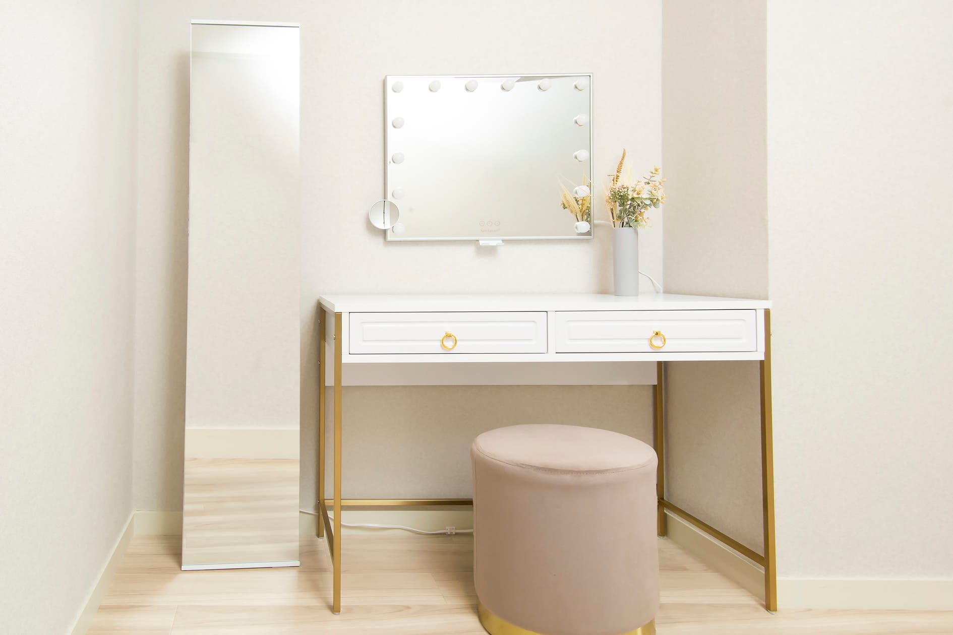 【目黒駅徒歩2分】【完全個室型レンタルサロン】エステ・整体・ネイル最適/即予約可能/備品無料/見学歓迎/固定光の写真11