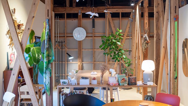 BUNKO | カフェスペース | 敷地内駐車場ありの写真1