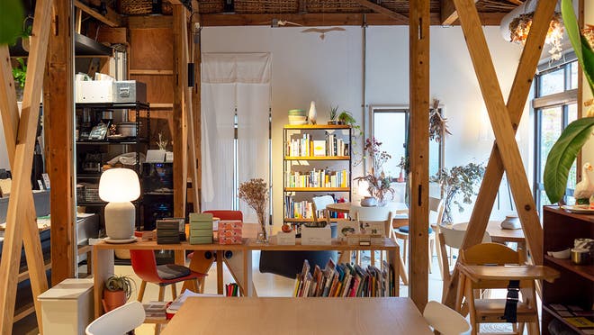 BUNKO | カフェスペース | 敷地内駐車場ありの写真2