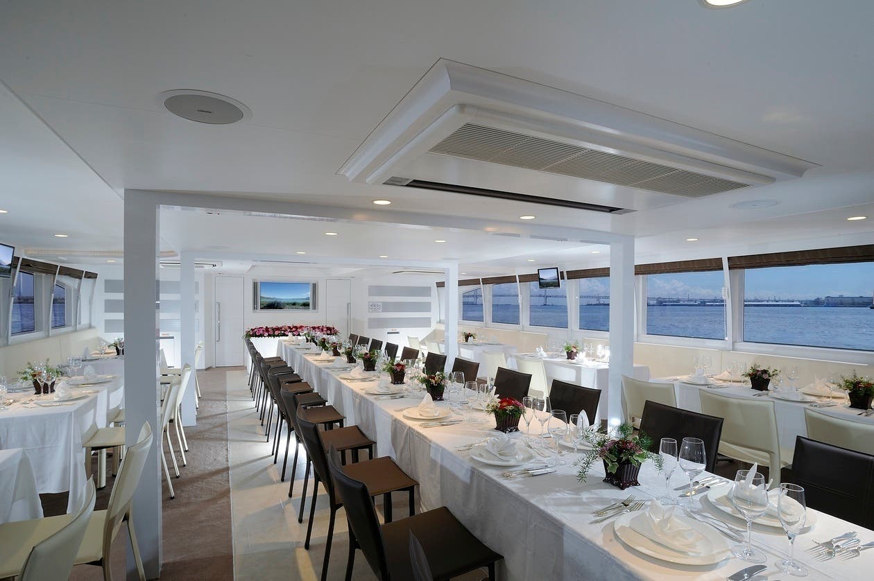 【横浜・都内】オセアンブルー/一隻を貸切！皆でパーティ！の写真5