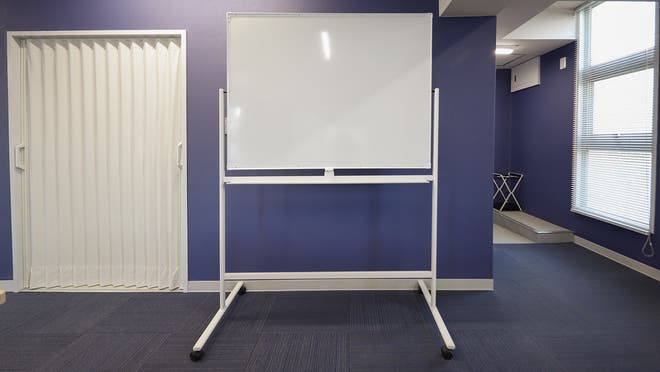 【原宿/竹下口徒歩1分】会議や打合わせに最適な多目的レンタルスペース|電源 WiFi プロジェクター<Holz>原宿Dの写真12