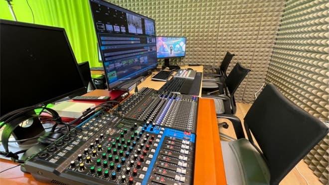 【五反田徒歩8分】全プランにスタッフ・機材費込み!様々なシーンで撮影可能な合成バーチャルスタジオの写真12