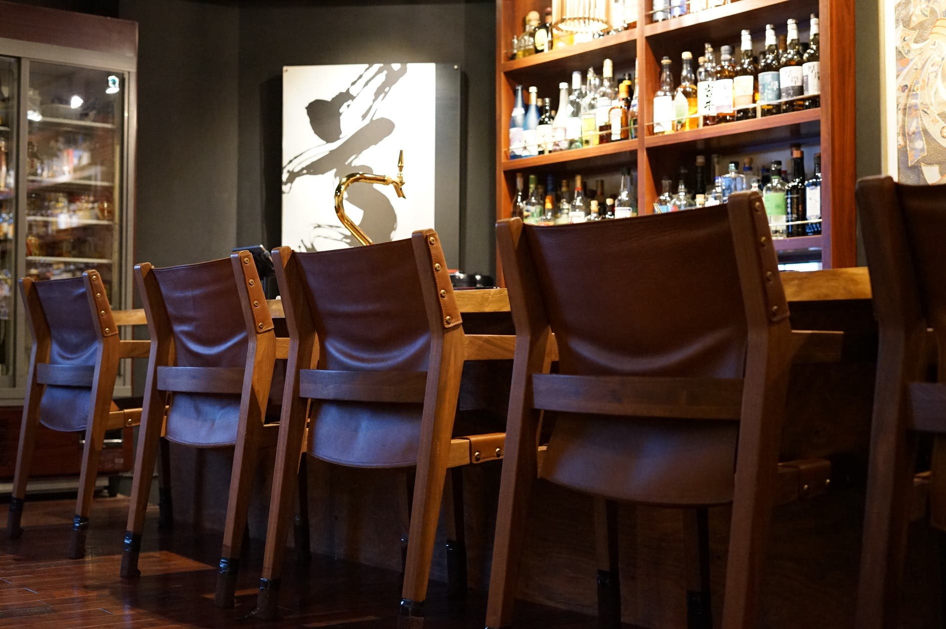 落着いた雰囲気の本格BAR仕様｜各種撮影、ロケ、動画配信、会議、セミナーなどに◎｜虎ノ門・神谷町、駅徒歩２分！の写真8