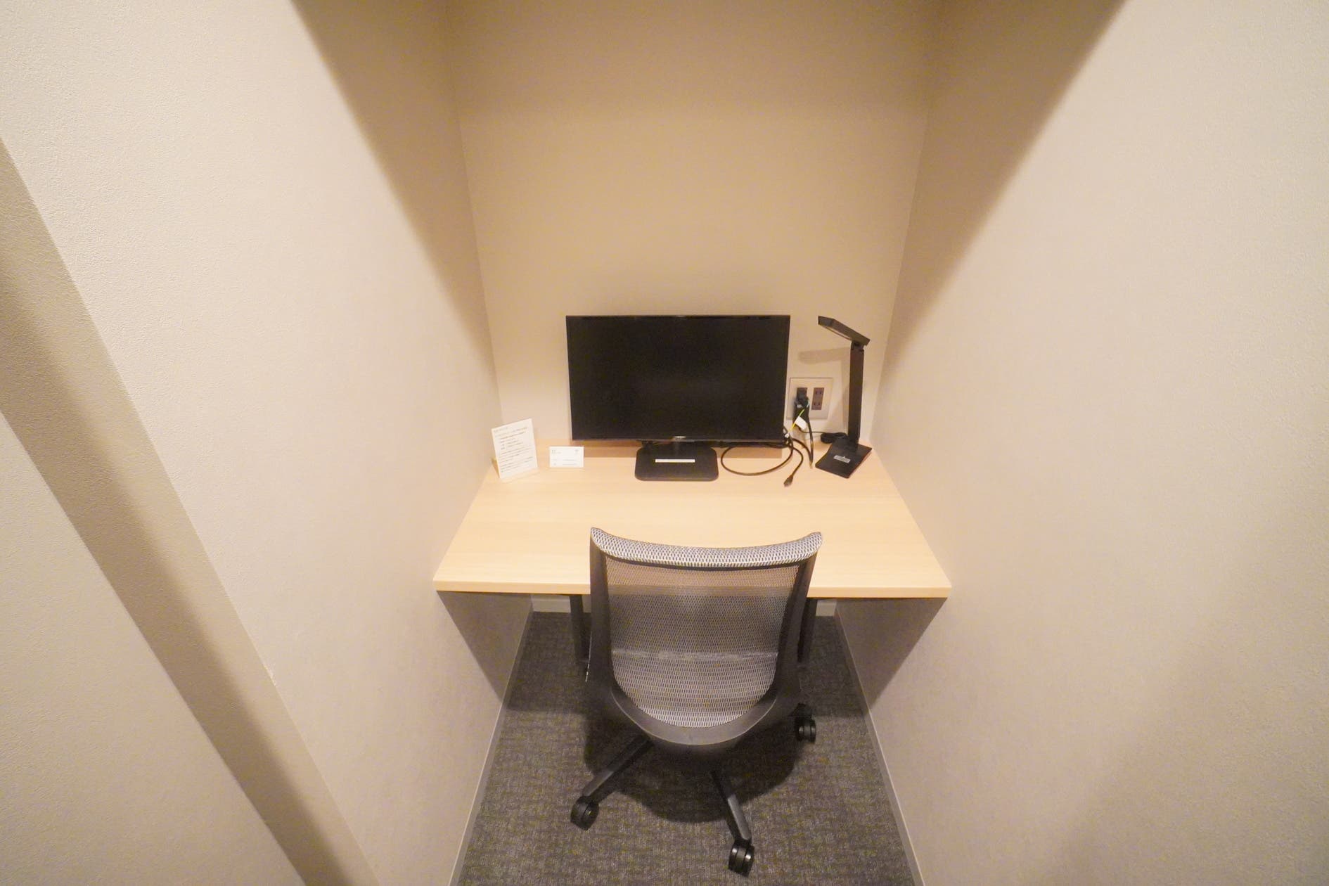 ＜ミニマルワークスペース亀戸No.4＞完全個室⭐️高速Wi-Fi📶モニター🖥テレワーク/Web会議/Zoomの写真4