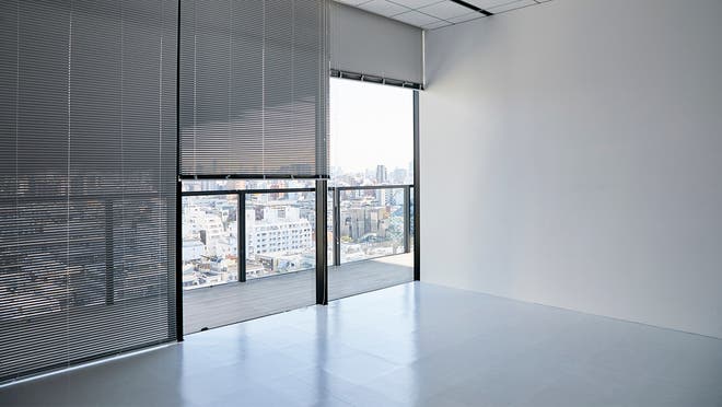 シンプルな白壁・白床で使いやすい撮影スタジオの写真7