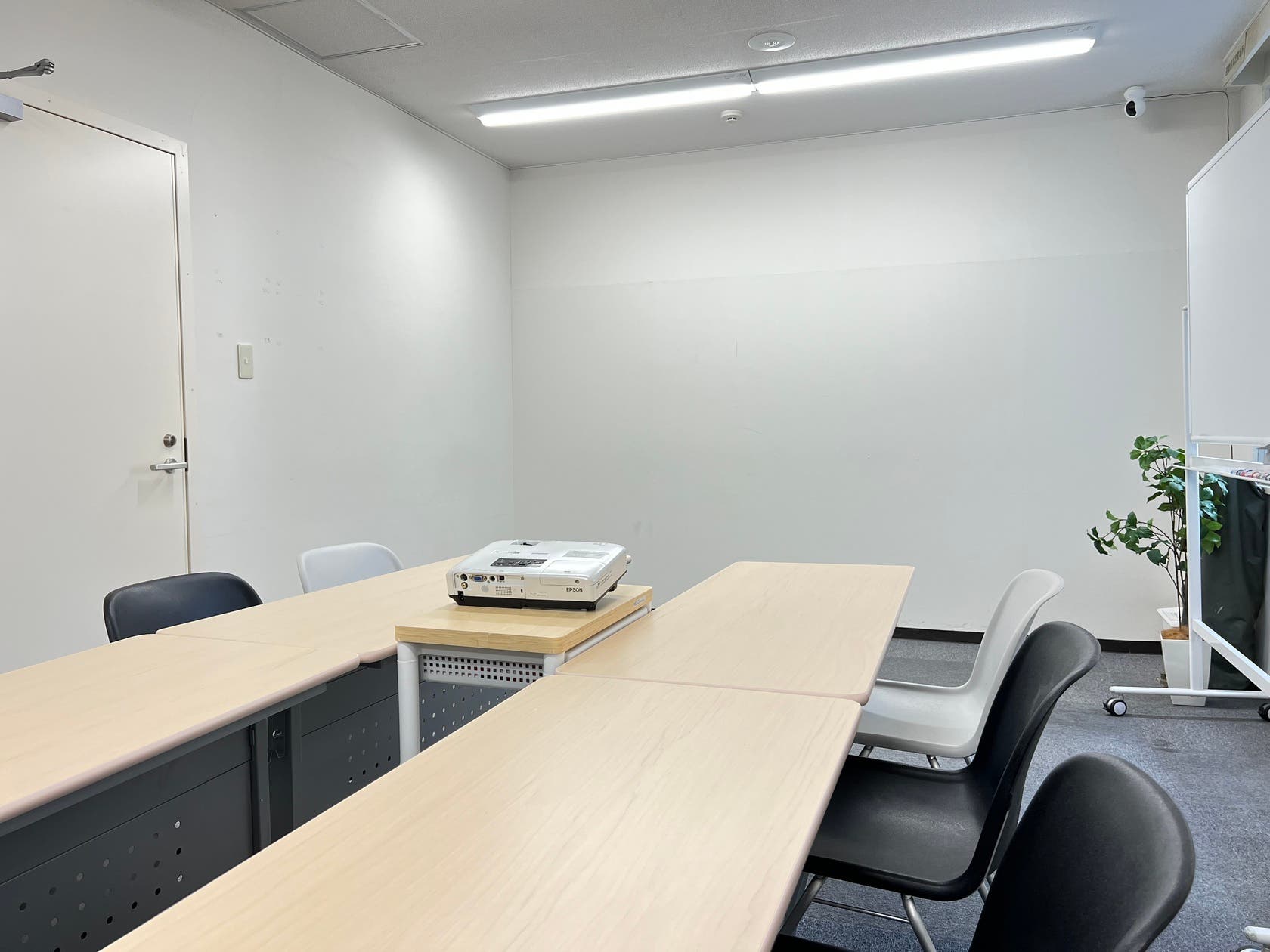 【トイレが綺麗で法人に好評】🎯淀屋橋4分本町5分🎯ビル内に喫煙所🌈30人収容🌈24時間営業◆お気軽会議室淀屋橋EXEC◆の写真9