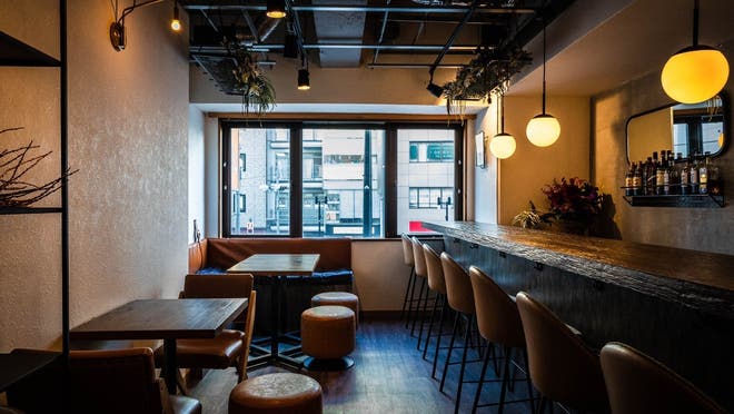 キャンペーン中【中目黒駅徒歩3分】お洒落な内装のナチュールワインバー!カラオケ付き、貸切でゆったり!女子会やパーティーに最適◎の写真1