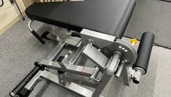 【新宿駅5分】当日予約可!パーソナルトレーニングにおすすめの業務用器具完備の個室ジム②右側(エアコン側)の写真4