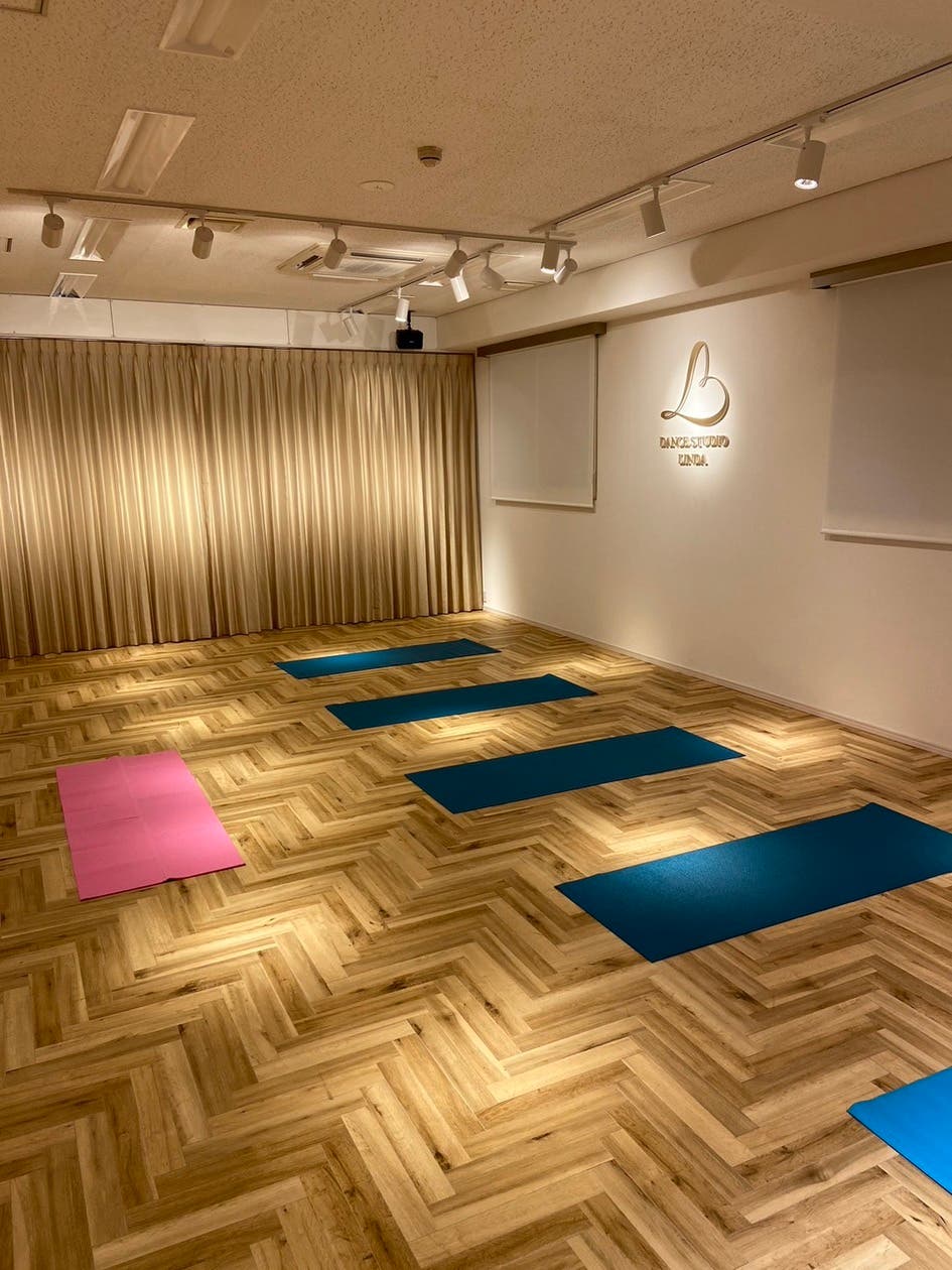 【中目黒６分】大きな鏡と天井高、スタイリッシュなダンススタジオ。ヨガ、ピラティス、撮影、イベントなど多目的に使えます！の写真6