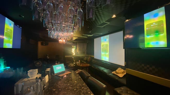 駅1分❗️❕女子会🍷🆕カラオケ✨🎤最新機種マックスGO導入!🎤大迫力な大型スクリーン🎬があるバー🍷🍺の写真8