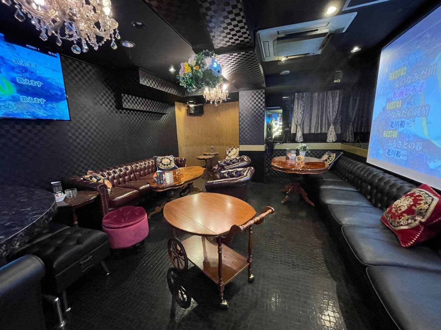 駅1分❗️❕女子会🍷🆕カラオケ✨🎤最新機種マックスGO導入！🎤大迫力な大型スクリーン🎬があるバー🍷🍺の写真5