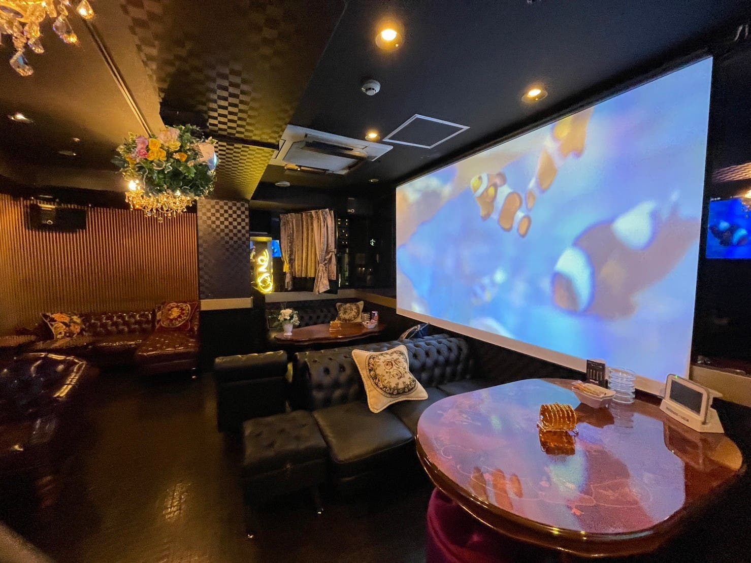 駅1分❗️❕女子会🍷🆕カラオケ✨🎤最新機種マックスGO導入！🎤大迫力な大型スクリーン🎬があるバー🍷🍺の写真21