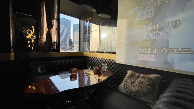 駅1分❗️❕女子会🍷🆕カラオケ✨🎤最新機種マックスGO導入!🎤大迫力な大型スクリーン🎬があるバー🍷🍺の写真24