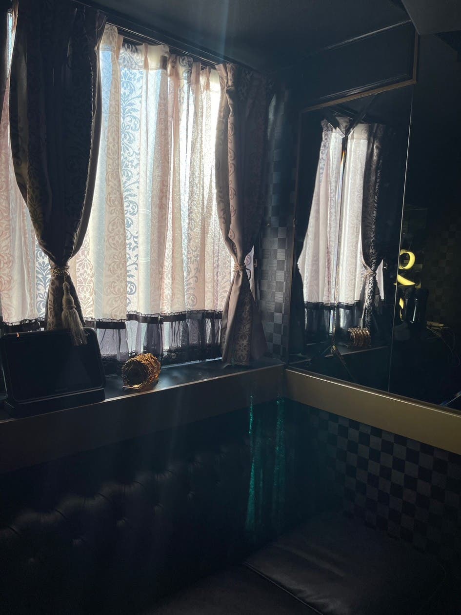 駅1分❗️❕女子会🍷🆕カラオケ✨🎤最新機種マックスGO導入！🎤大迫力な大型スクリーン🎬があるバー🍷🍺の写真25