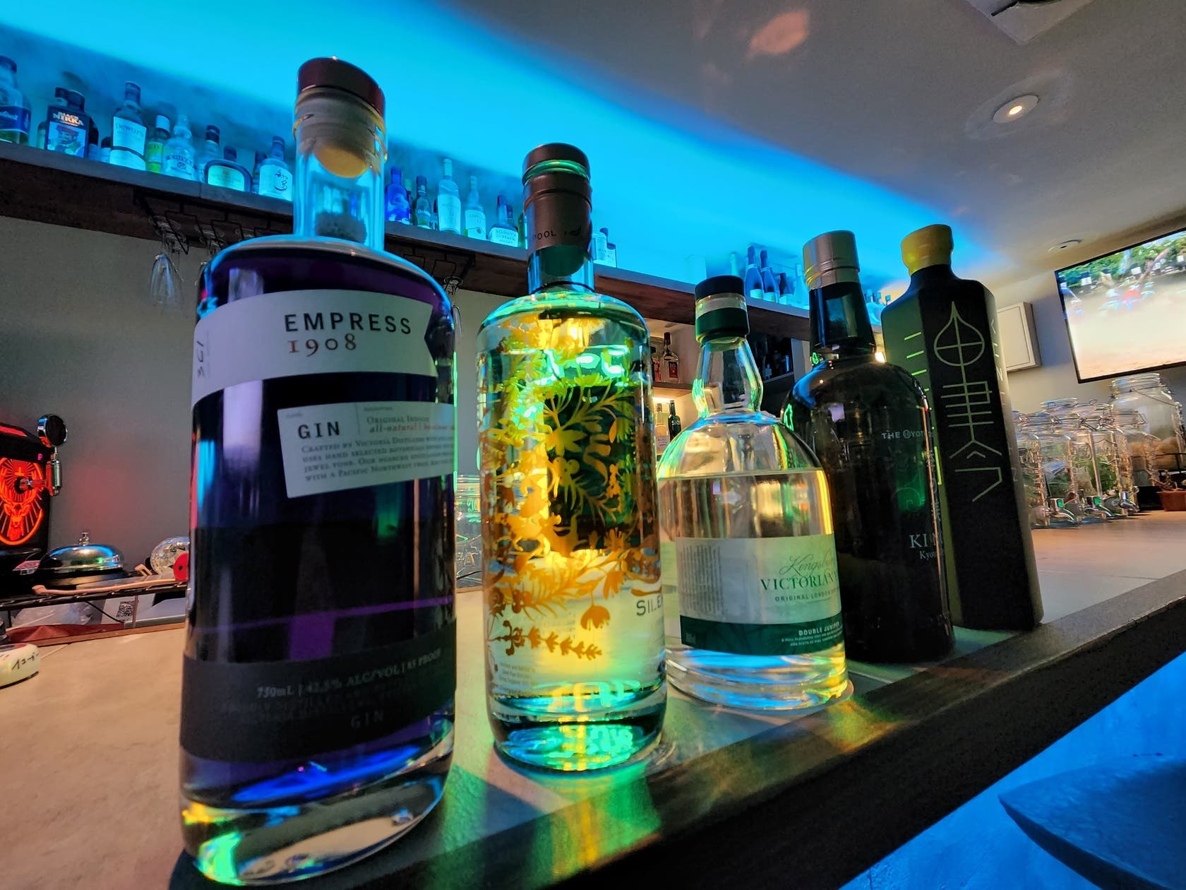 【BAR PIPOPIPO 新橋】カラオケ使い放題！カウンターつき隠れ家バー【新橋駅2分】の写真4