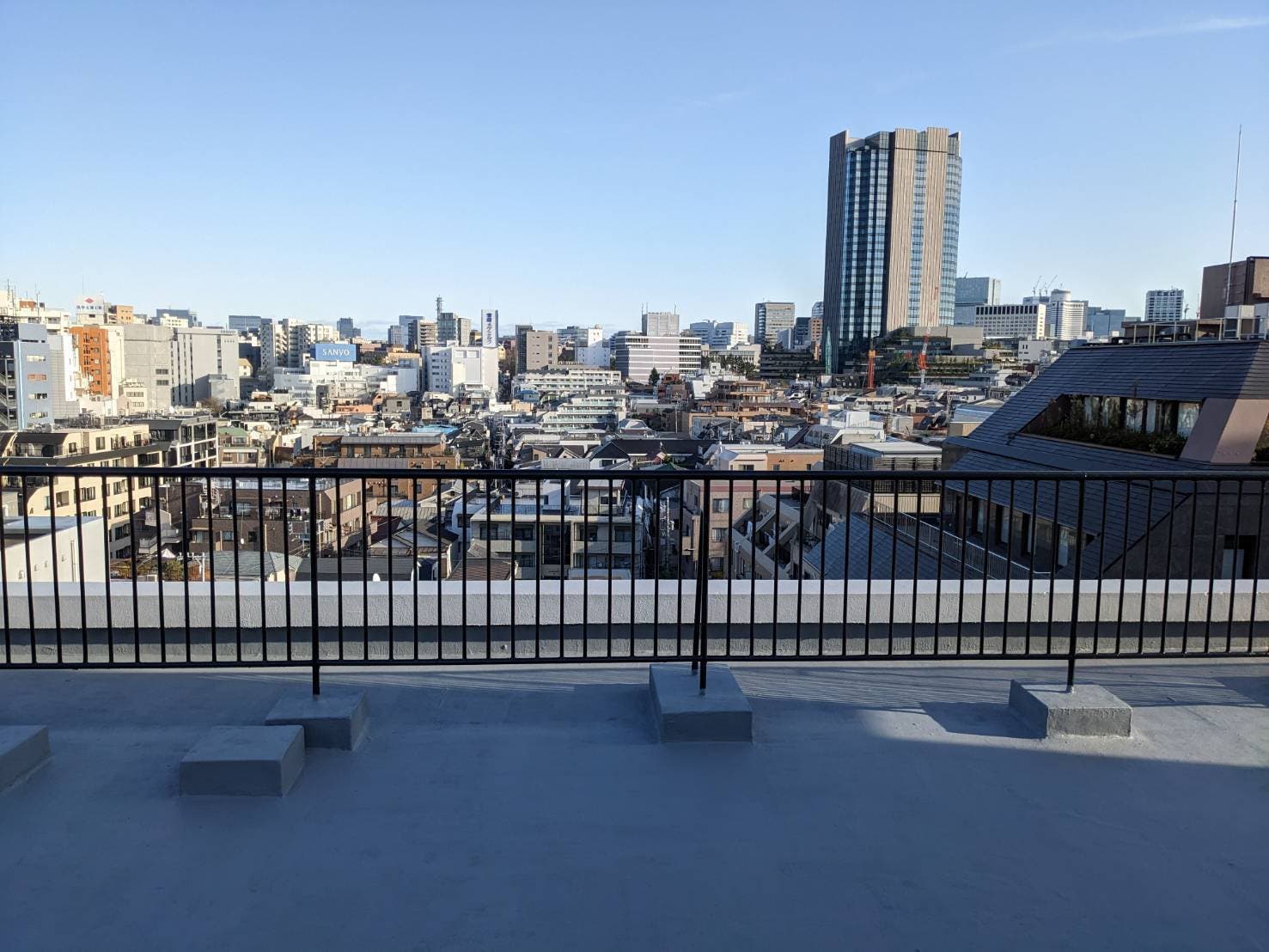 新宿区　四谷　荒木町屋上　撮影に絶好の立地です。商用撮影、個人撮影、コスプレ撮影にも最適の写真17