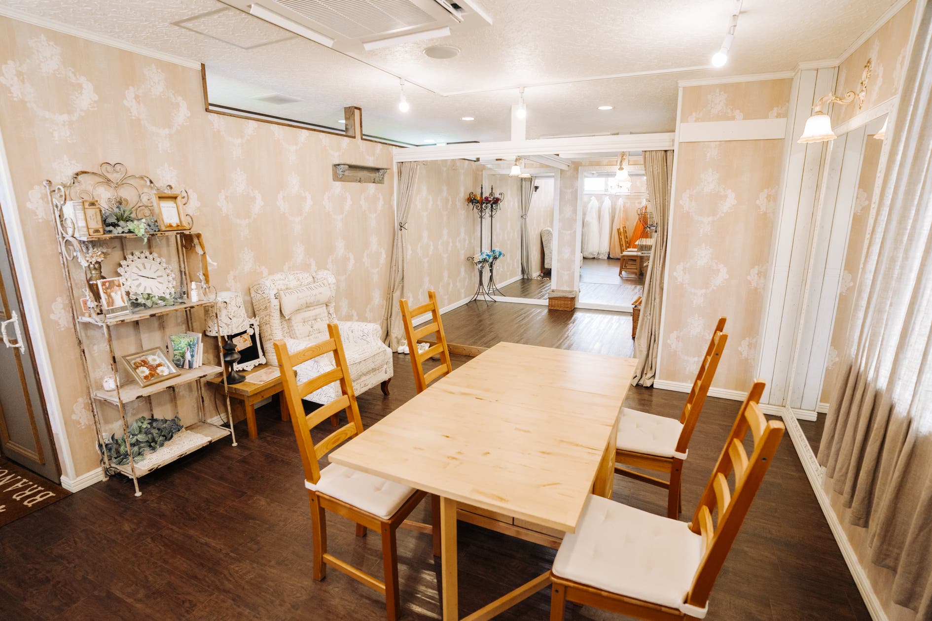 【つくば駅から車5分・貸切りOK】木の温もりに包まれた一軒家スタイルの結婚式場の写真5