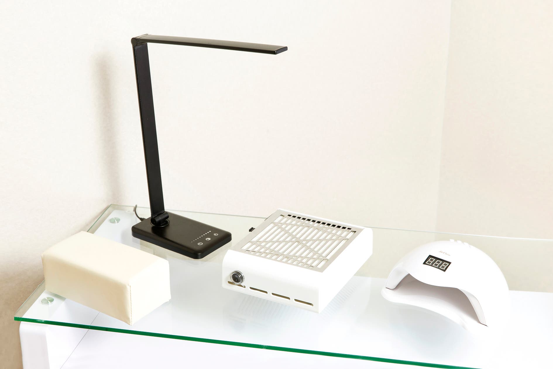 【目黒駅徒歩2分】【完全個室型レンタルサロン】エステ・整体・ネイル最適/即予約可能/備品無料/見学歓迎/固定光の写真10