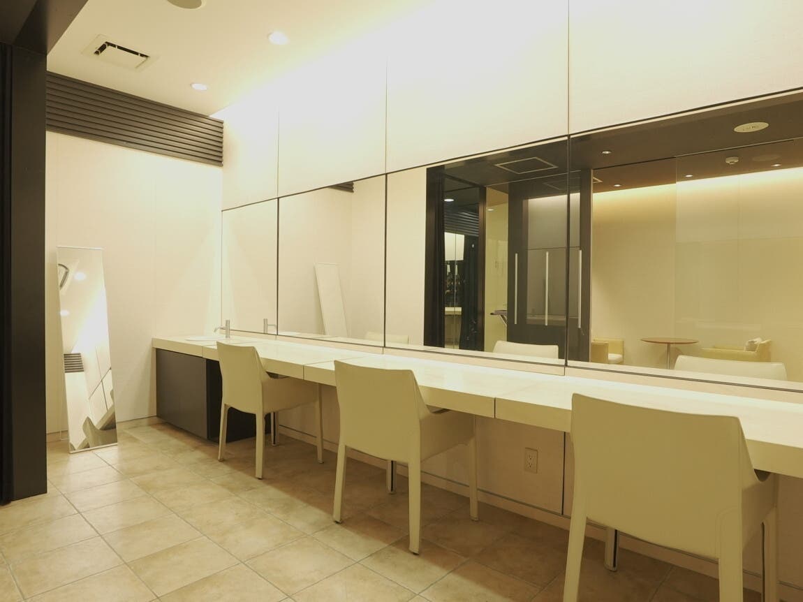 大型アイランドキッチン★業務用冷蔵庫/調理器具/食器類の写真12