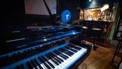 安価【パティールーム・ライブ&リハスタ】グランドピアノ・ドラム・ピクチャーレール・50インチモニターの写真4