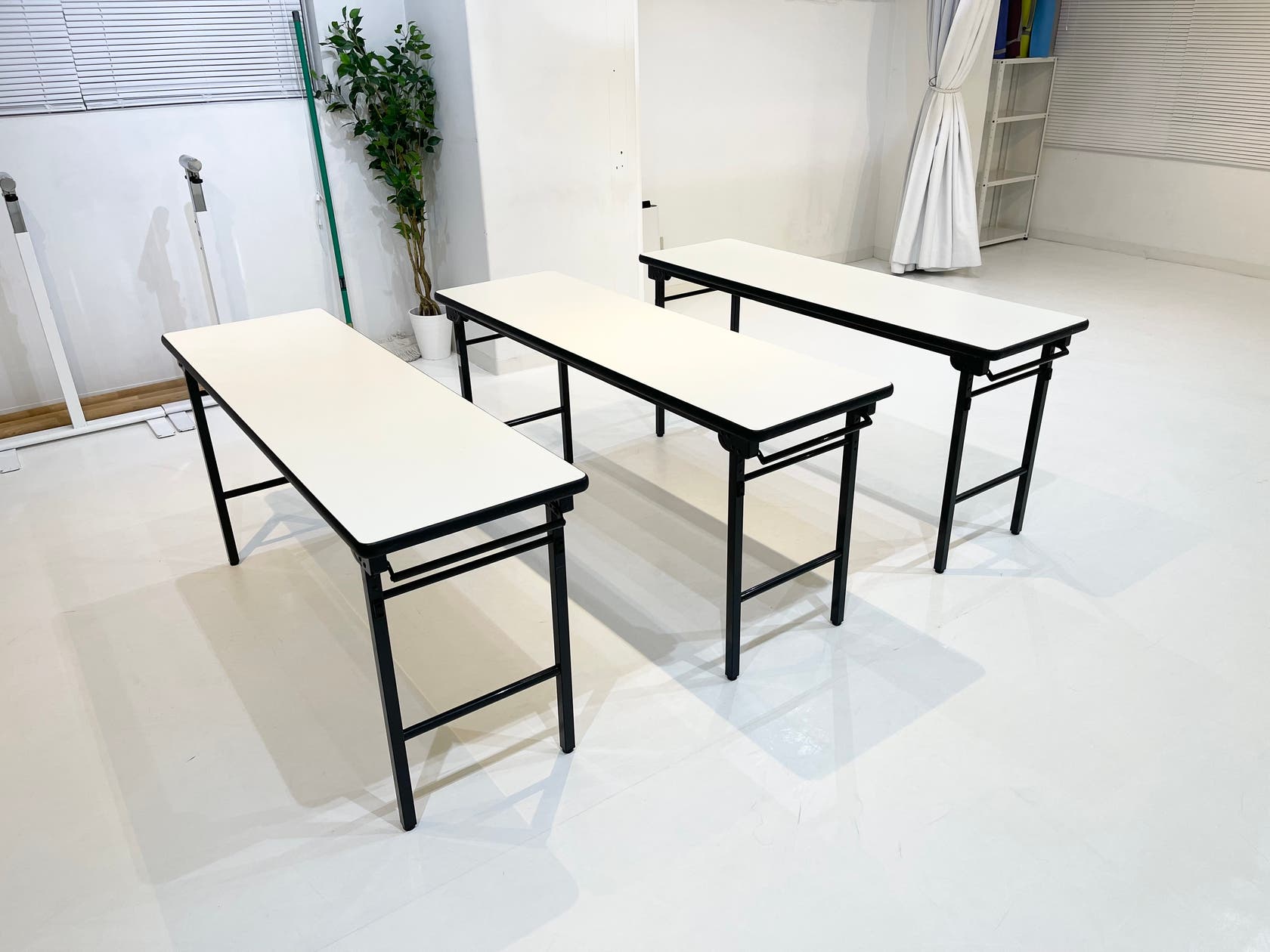 【横浜駅5分】真っ白綺麗で清潔感有り✨地域最安｜駅近｜幅8.6m大型鏡｜43平米｜ヨガマット10枚｜バレエバー｜リノリュウムの写真25