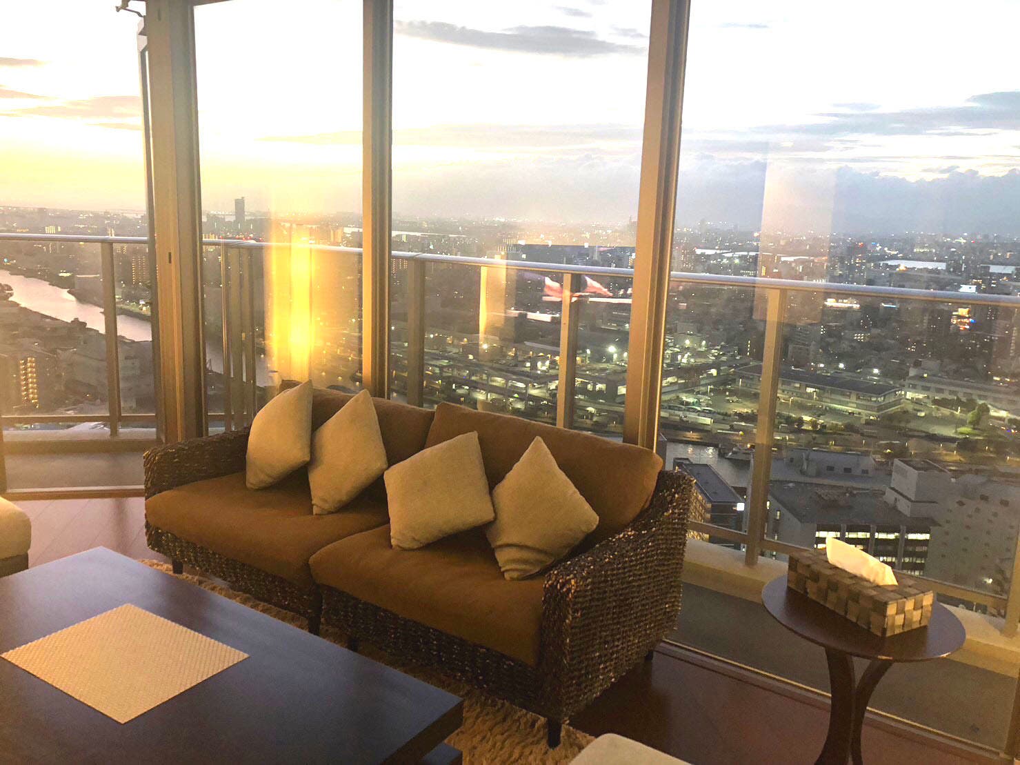 高層階階からの綺麗絶景夜景！＃淀川花火大会＃ユニバ＃タワマン＃高層階＃夜景＃撮影＃コスプレ＃配信の写真13