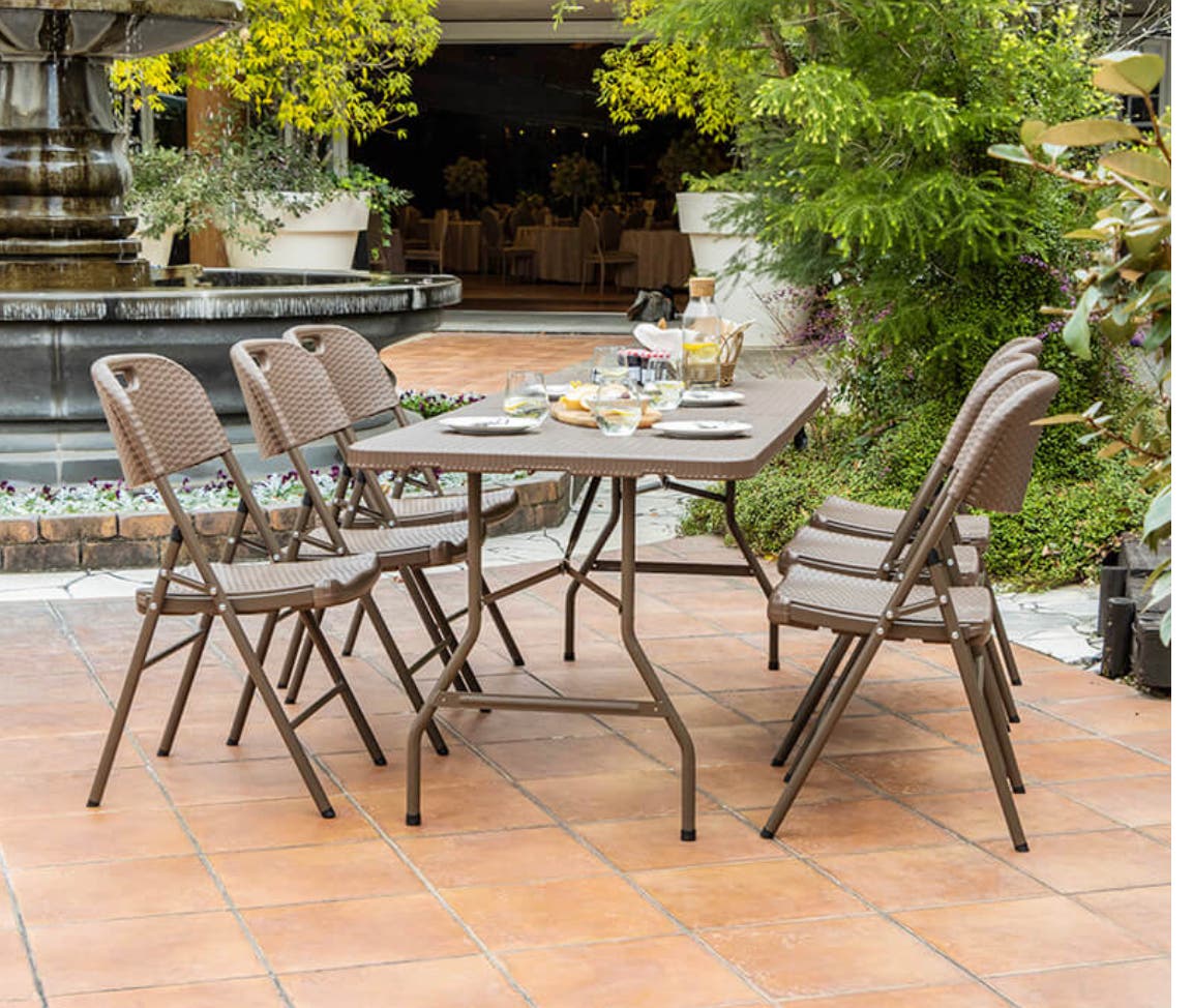 折りたたみ式6人用ガーデンテーブルセットの画像1