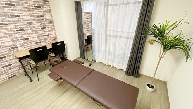 【FRIENDS XVI】天神南駅徒歩10秒!20名収容、会議、撮影、ボードゲーム、など可能!プロジェクター等無料!光回線の写真4