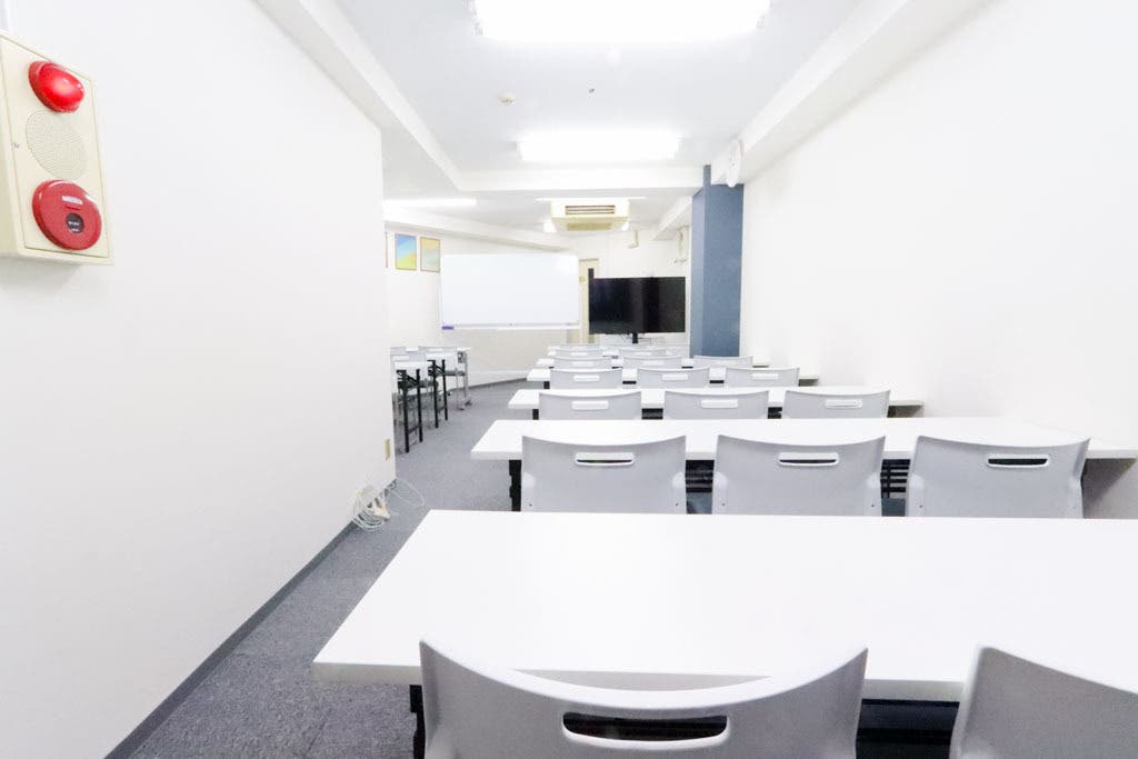 【JR神田駅 西口改札 徒歩15秒！28名利用可！】大型モニター・ホワイトボード・WiFi無料！ふれあい貸し会議室 神田No62の写真6