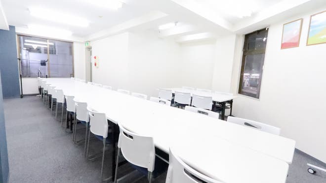 【JR神田駅 西口改札 徒歩15秒!28名利用可!】大型モニター・ホワイトボード・WiFi無料!ふれあい貸し会議室 神田No62の写真15