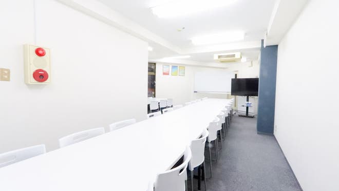 【JR神田駅 西口改札 徒歩15秒!28名利用可!】大型モニター・ホワイトボード・WiFi無料!ふれあい貸し会議室 神田No62の写真16