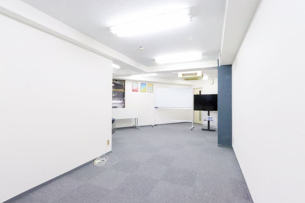 【JR神田駅 西口改札 徒歩15秒！28名利用可！】大型モニター・ホワイトボード・WiFi無料！ふれあい貸し会議室 神田No62の写真21