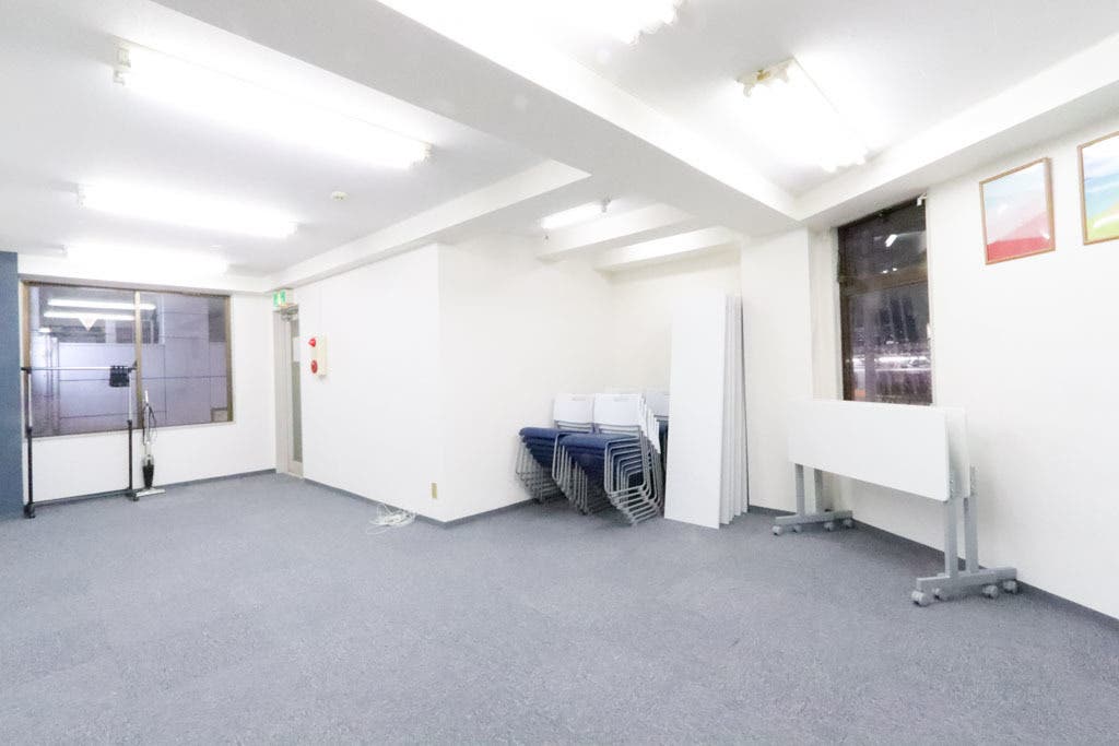 【JR神田駅 西口改札 徒歩15秒！28名利用可！】大型モニター・ホワイトボード・WiFi無料！ふれあい貸し会議室 神田No62の写真22