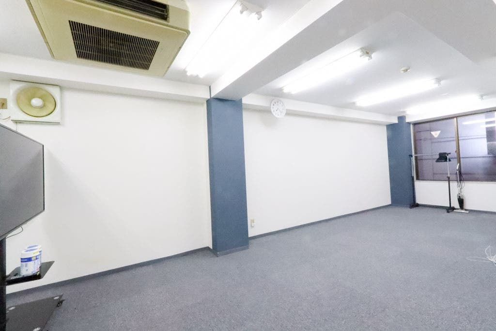 【JR神田駅 西口改札 徒歩15秒！28名利用可！】大型モニター・ホワイトボード・WiFi無料！ふれあい貸し会議室 神田No62の写真23