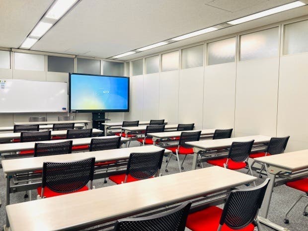 福岡会議室 アーバンオフィス博多 第1会議室　【JR博多駅より徒歩2分！全室Wi-Fi環境完備・受付スタッフ駐在】の写真1