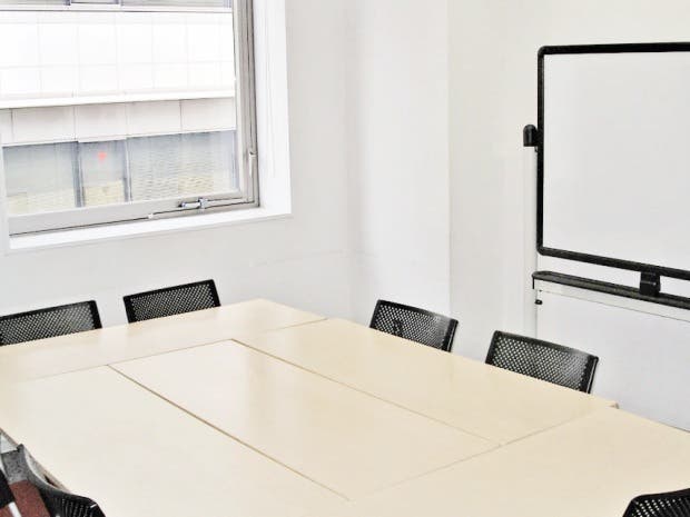 福岡会議室 アーバンオフィス博多 第2会議室　【JR博多駅より徒歩2分！全室Wi-Fi環境完備・受付スタッフ駐在】の写真2