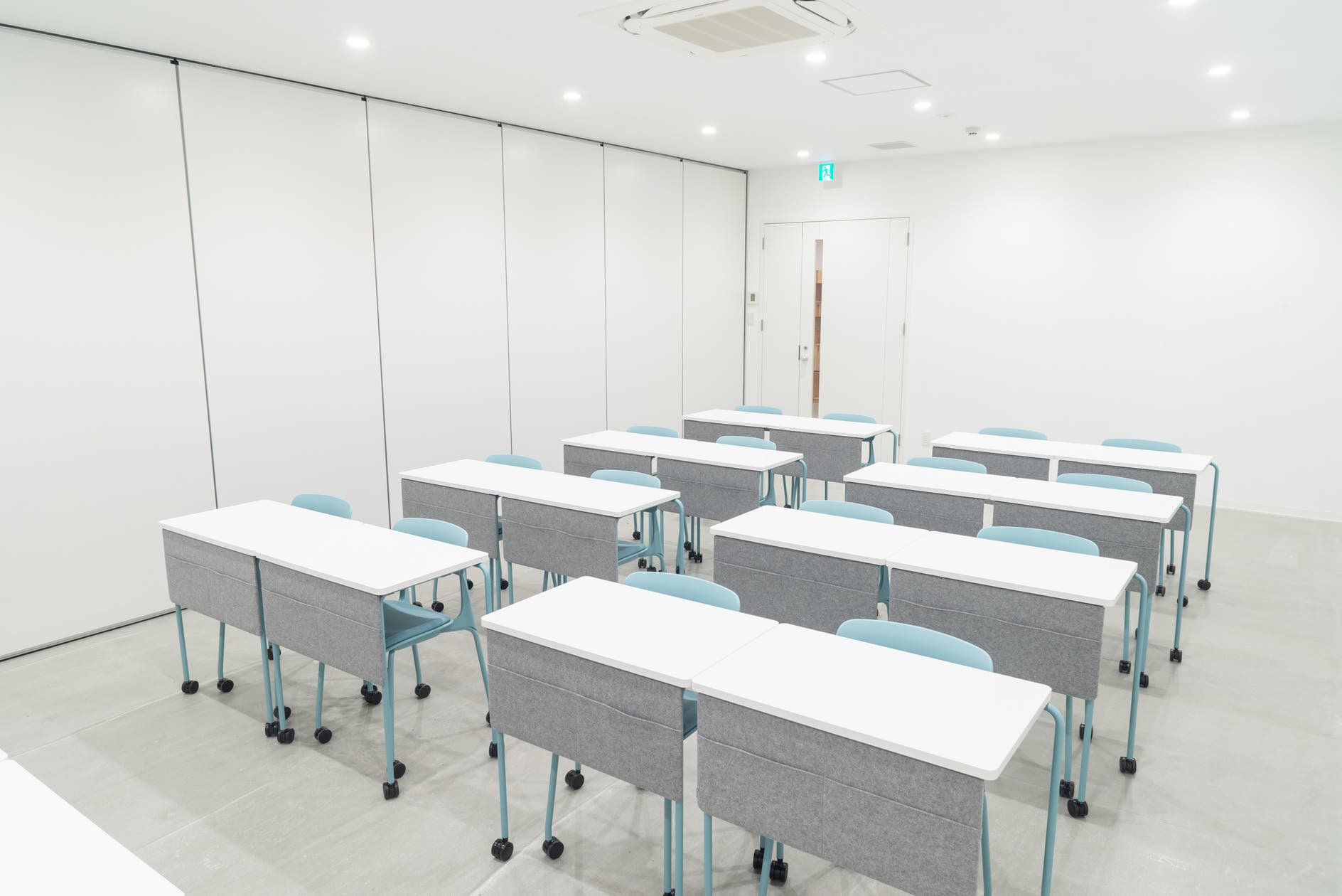 【スペース2】名古屋丸の内/伏見駅から徒歩5分！白を基調とした清潔感のあるレンタルスペース/貸会議室！の写真3