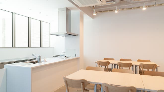 【スペース1】保健所許可付きレンタルキッチン!自然光が明るいナチュラルな内装!駅近で便利な立地です!の写真3