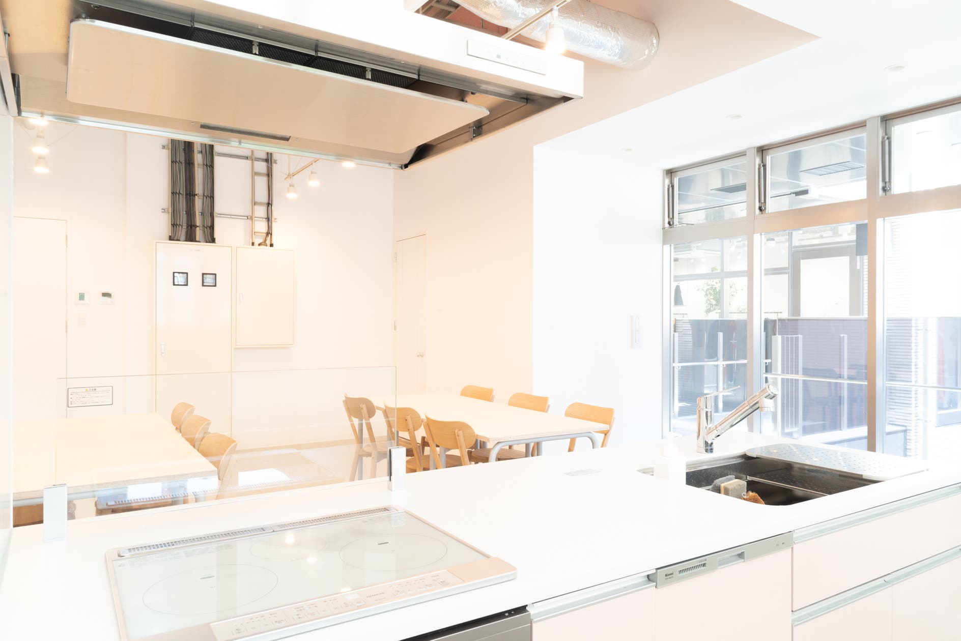 【スペース１】保健所許可付きレンタルキッチン！自然光が明るいナチュラルな内装！駅近で便利な立地です！の写真5