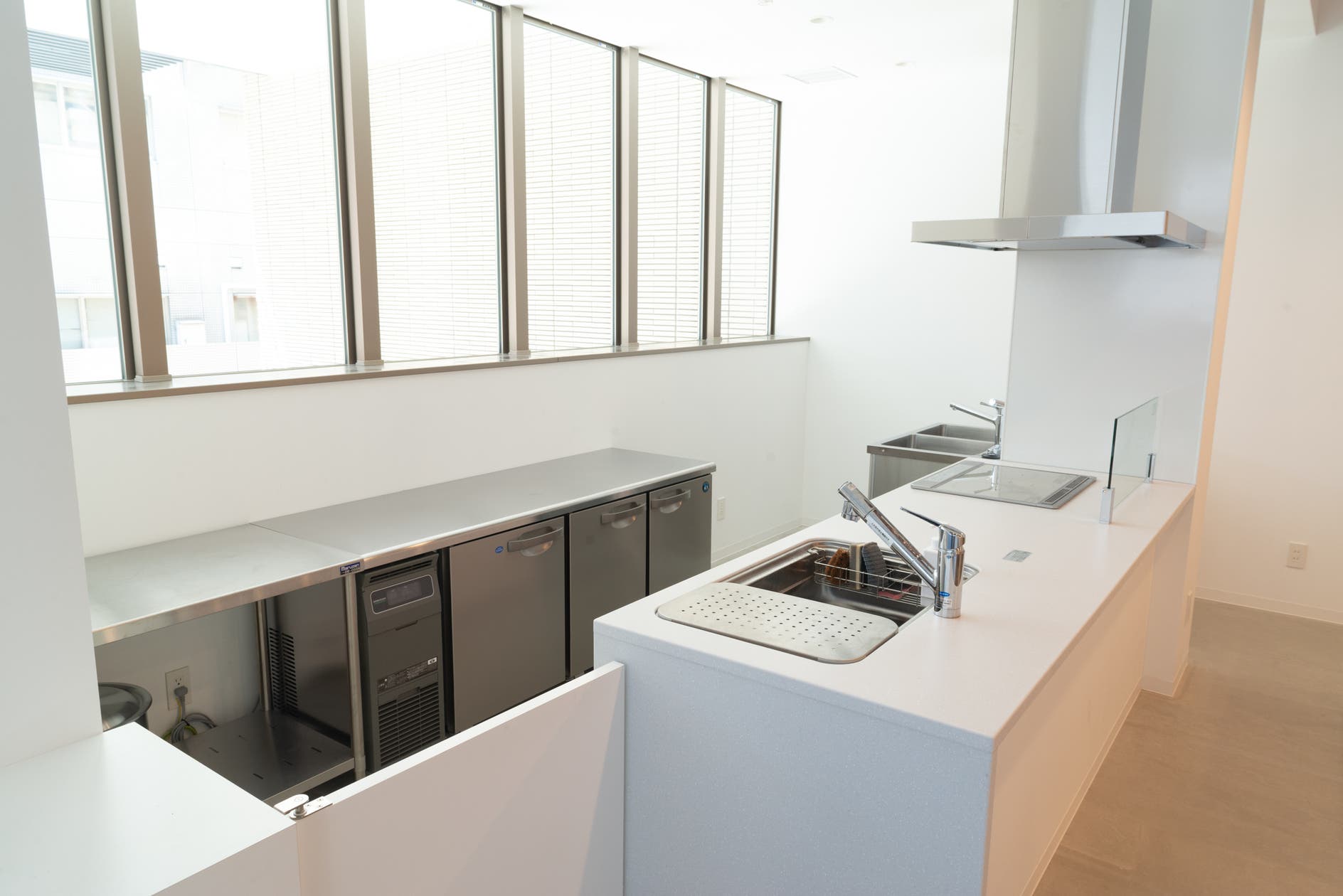 【スペース１】保健所許可付きレンタルキッチン！自然光が明るいナチュラルな内装！駅近で便利な立地です！の写真4