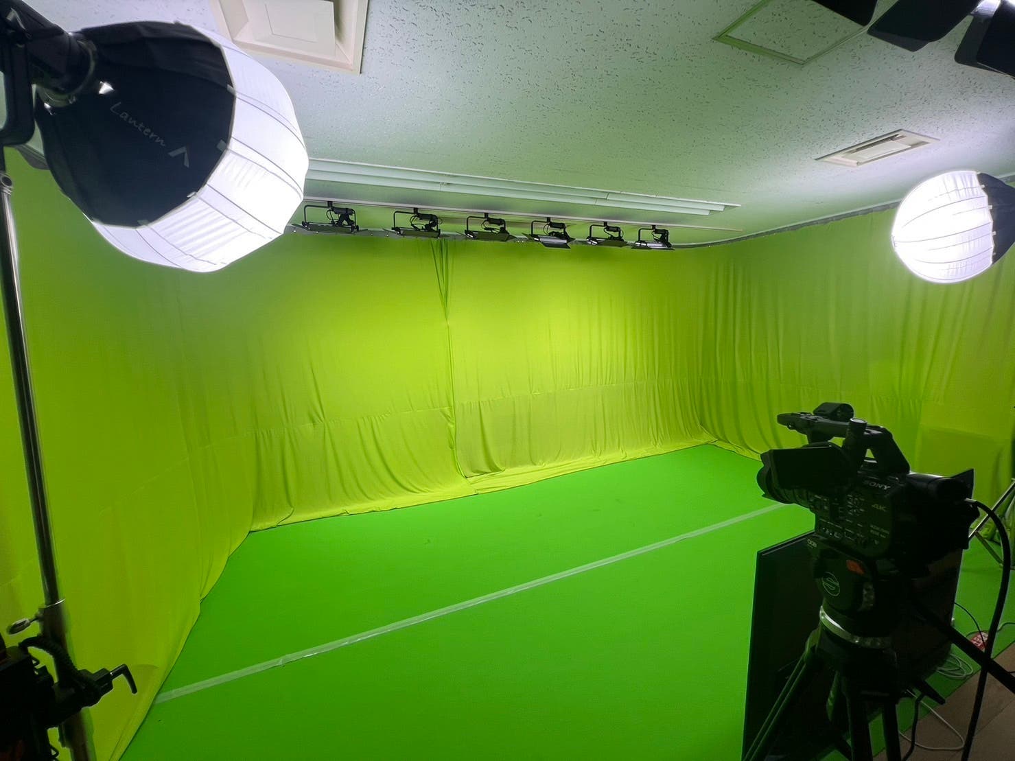 【五反田徒歩8分】全プランにスタッフ・機材費込み！様々なシーンで撮影可能な合成バーチャルスタジオの写真10