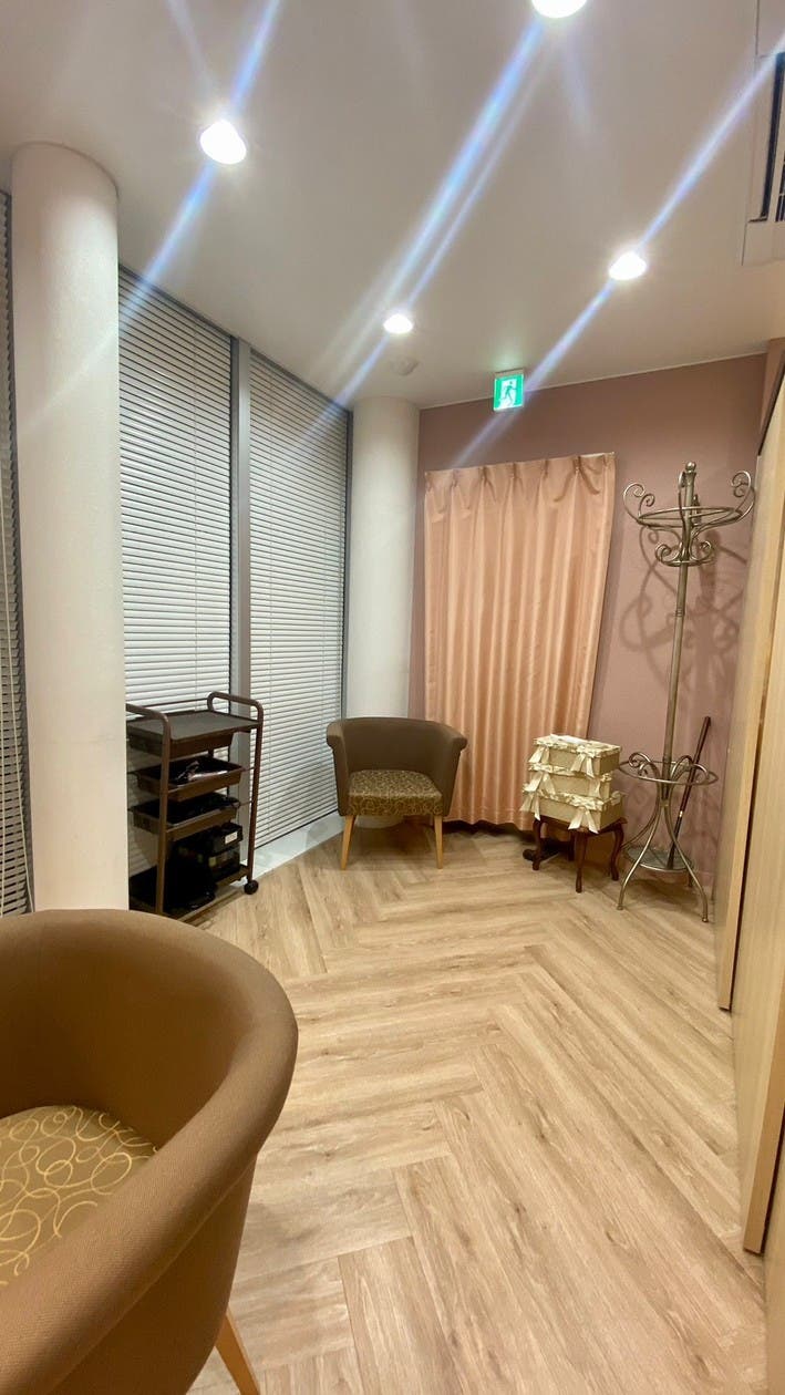 銀座駅近く、エステ・ネイルなどに使える個室完備のサロンの写真8