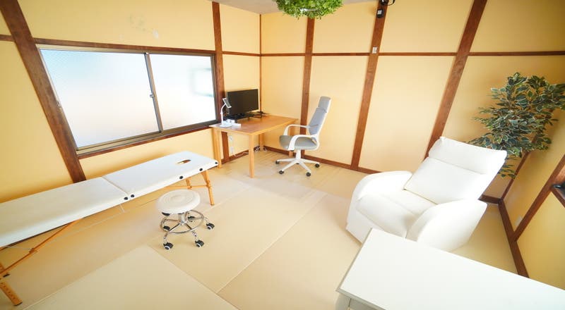 ＜サロン&ワークEureka＞西中島南方駅5分！畳のくつろぎ空間✨リクライニングチェア/施術ベッド/Zoom