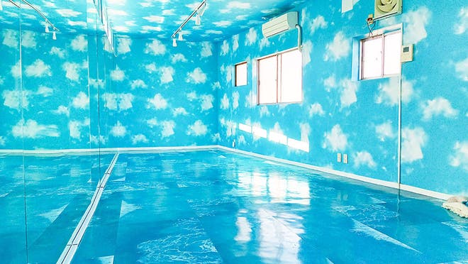 代々木駅から徒歩4分。鏡ばりの使いやすいスタジオです。の写真3