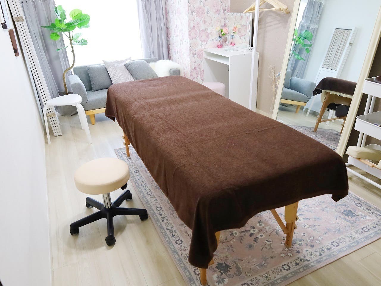 リピート割15%❣48時間キャンセル無料❣新宿３丁目徒歩2分✨映えるインテリア🍃エステ🧴に、撮影📷に🌸即日予約可🍃の写真5