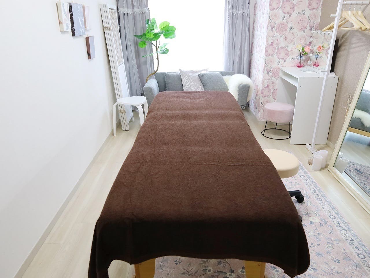 リピート割15%❣48時間キャンセル無料❣新宿３丁目徒歩2分✨映えるインテリア🍃エステ🧴に、撮影📷に🌸即日予約可🍃の写真9