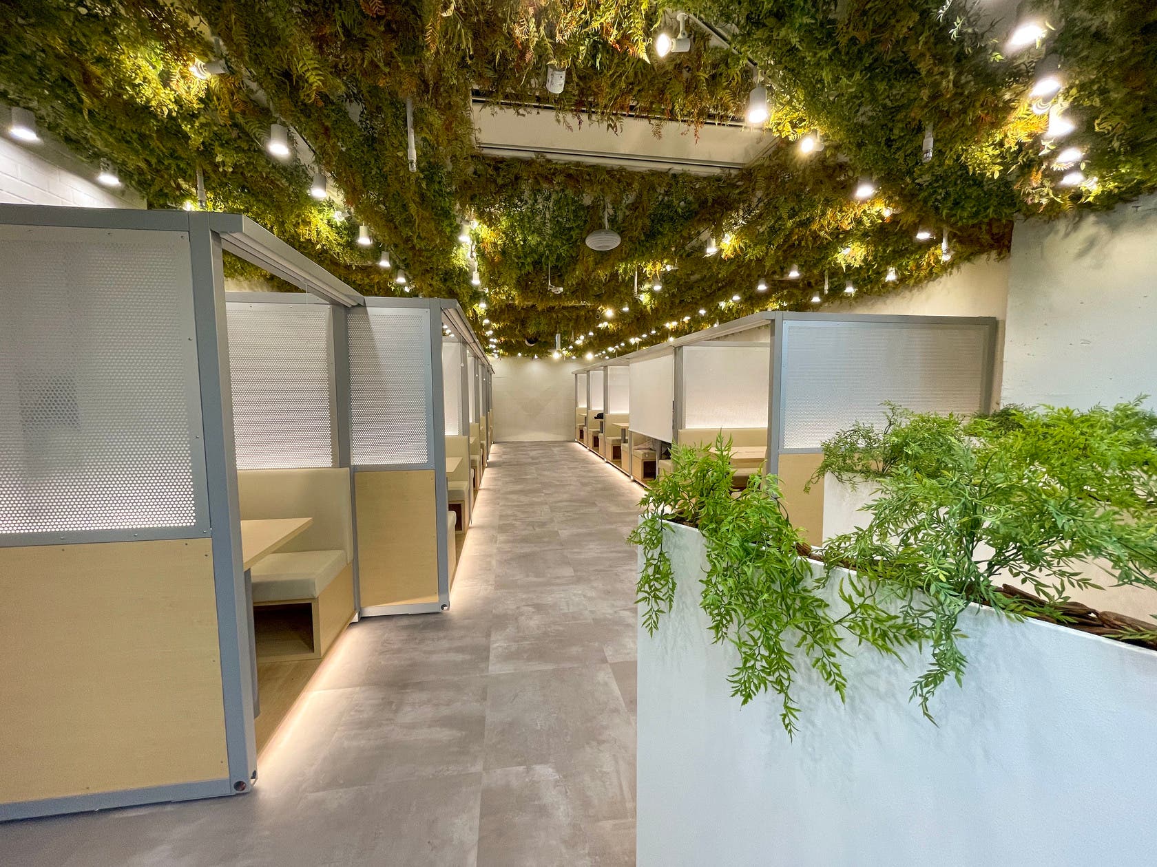 🌟6人までの打ち合わせに最適🌟【新橋駅徒歩2分｜貸し会議室｜2G】半個室/無料Wi-Fi/電源/55inモニターの写真11