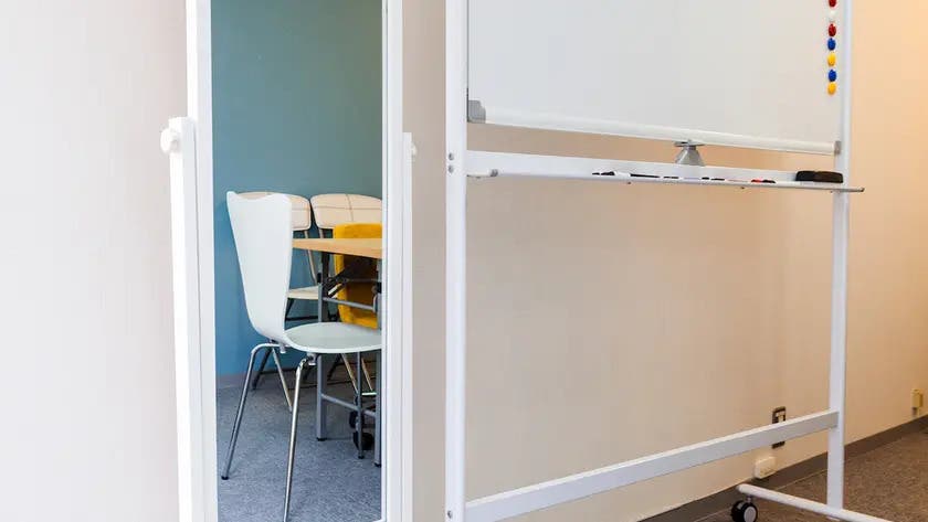 【楽らく会議室 高田馬場】高田馬場駅徒歩3分🍀テレワーク・会議・セミナー・レッスン・撮影・ゲーム会などにどうぞの写真7