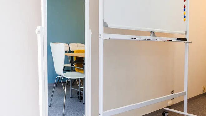 【楽らく会議室 高田馬場】高田馬場駅徒歩3分🍀テレワーク・会議・セミナー・レッスン・撮影・ゲーム会などにどうぞの写真7